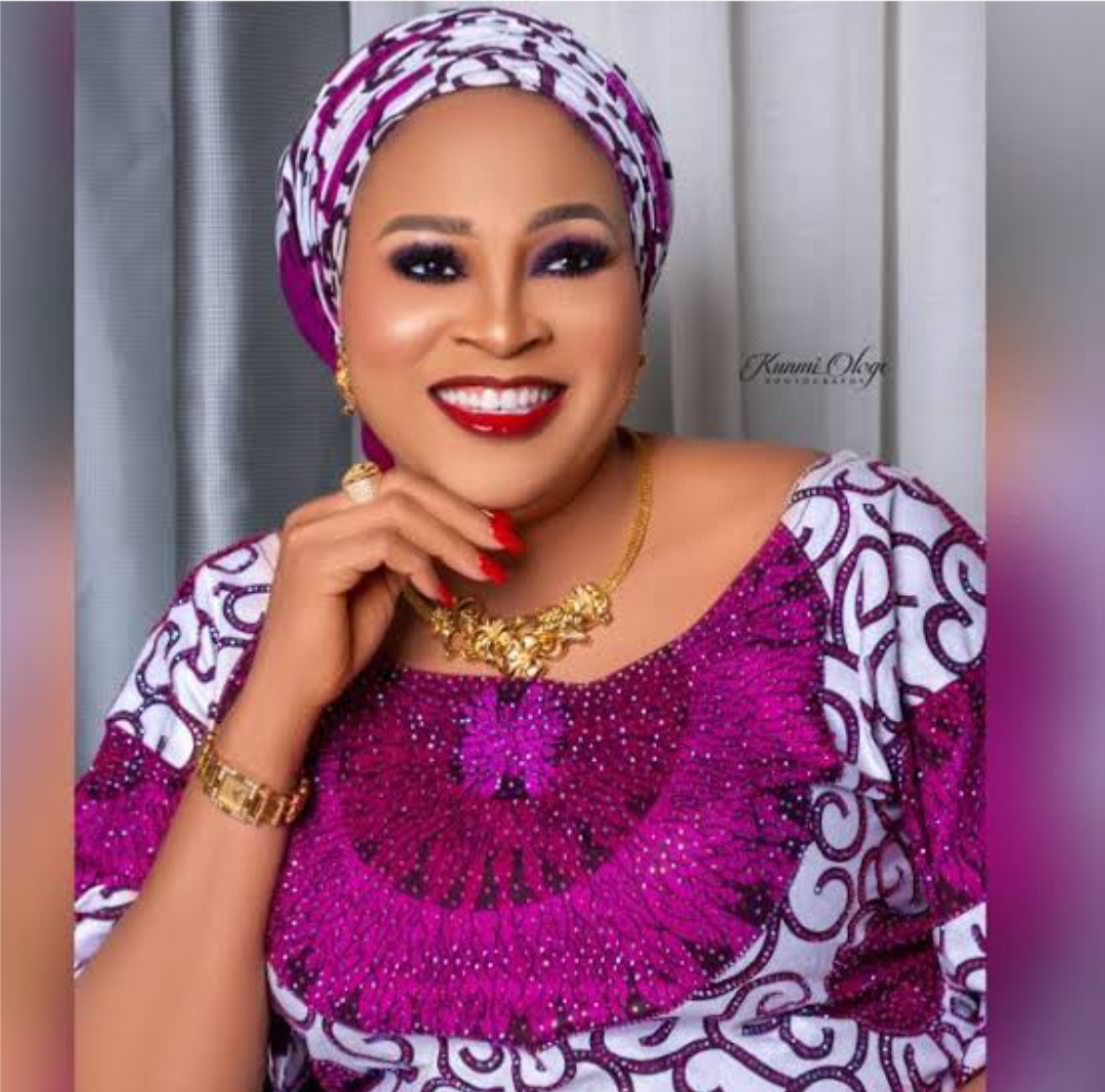 Bukky Wright Finds Love Again: Romantic Video With Designer Seyi Vodi ...